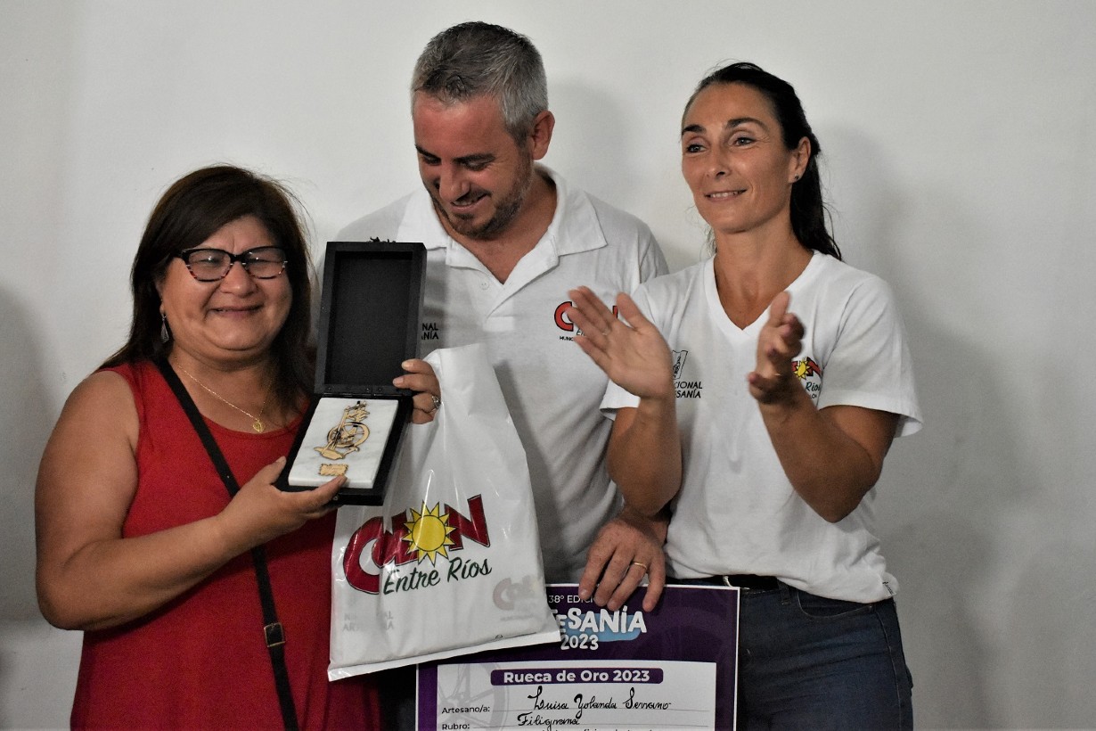 Una artesana jujeña se llevó la Rueca de Oro y recordó a Hugo Da Silva ...